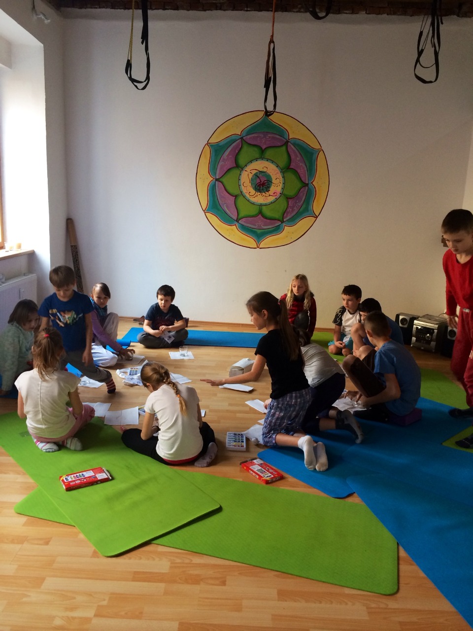 Jóga pro děti :: thinkyoga.cz